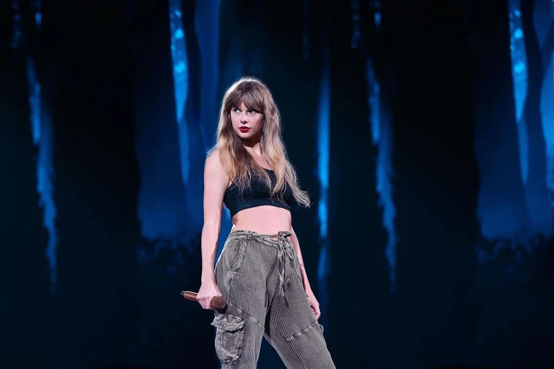 Taylor Swift Beri Kejutan Lewat 4 Rilisan Lagu Terbarunya! Taylor Swift Beri Kejutan Lewat 4 Rilisan Lagu Terbarunya!