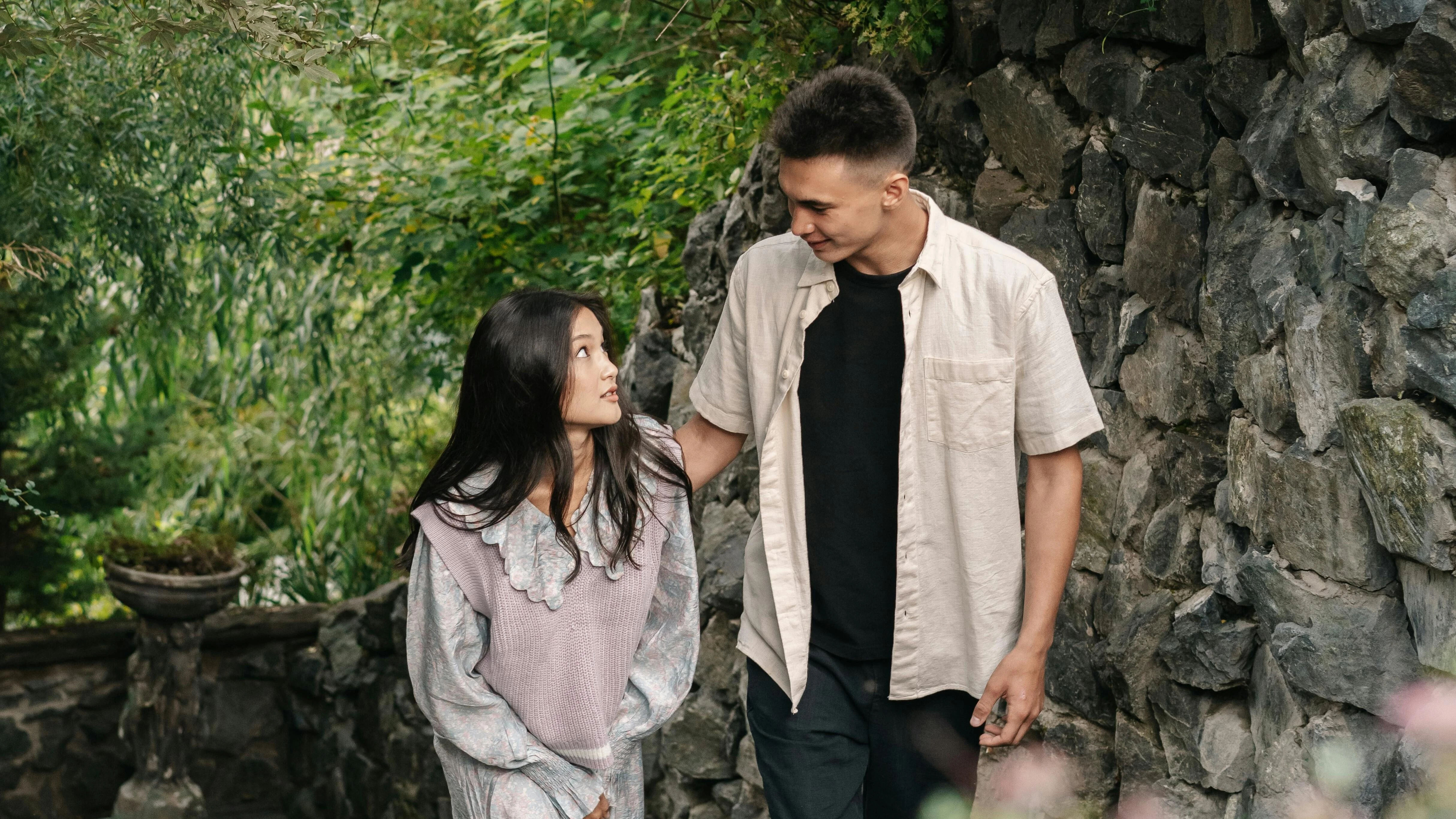 10 Pertanyaan Deep Talk dengan Pasangan