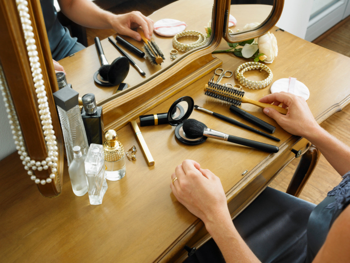 30 Menit Menata Meja Rias Anda