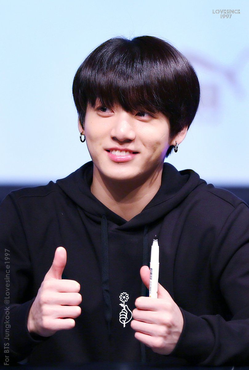 Cutie! 15 Potret Jungkook BTS dan Dimple-nya yang Memikat!