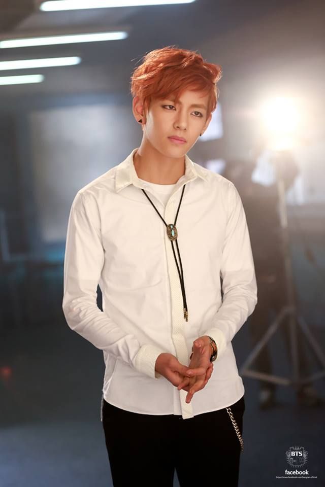 Colorful! 10 Transformasi Rambut Kim Taehyung atau V BTS!