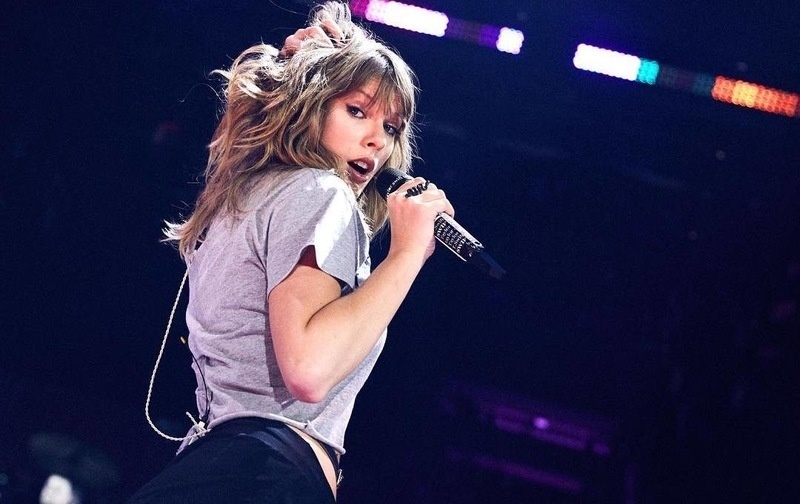 Taylor Swift Berikan Kejutan untuk 2000 Anak Asuh Taylor Swift Berikan Kejutan untuk 2000 Anak Asuh